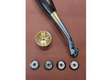 Pricking / marking wheel set, with reservoir